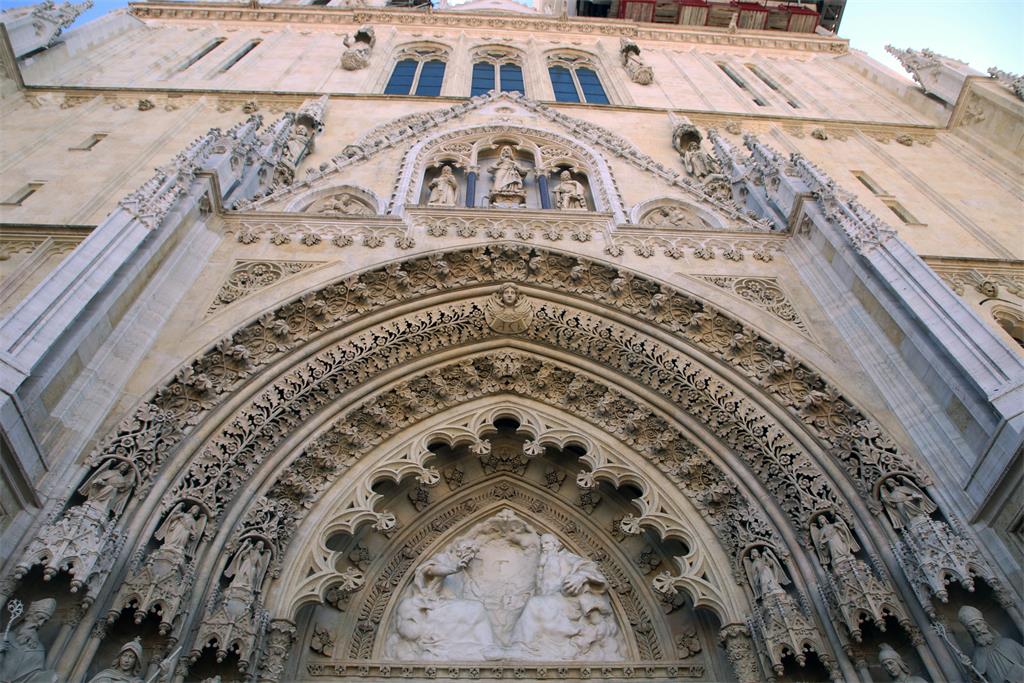 Zagrebačka Katedrala - Pročelje Zagrebačke prvostolnice bez skela ...